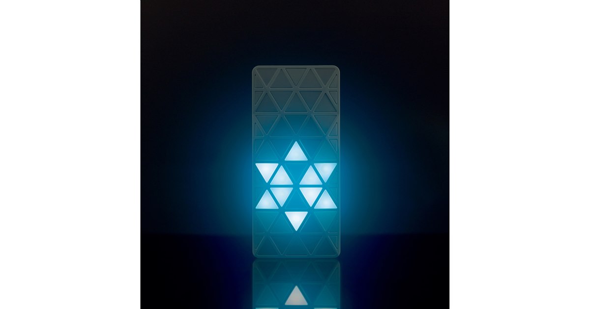 価格.com - au、「LIGHT POOL」を7月30日に発売