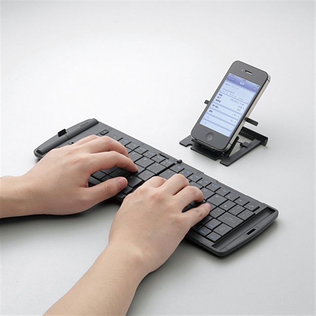価格.com - エレコム、スマホを設置できるスライド式ワイヤレスキーボード