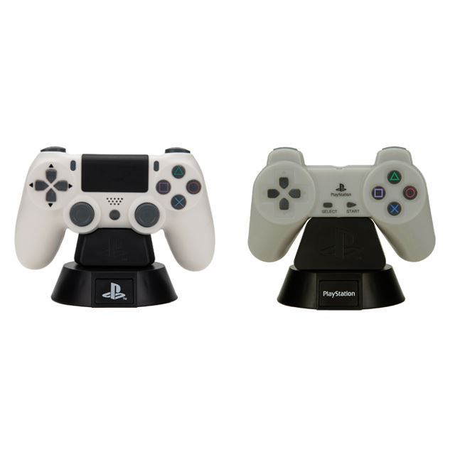 価格.com - PlayStation公式グッズが発売決定、コントローラー型持ち手付きのマグなど