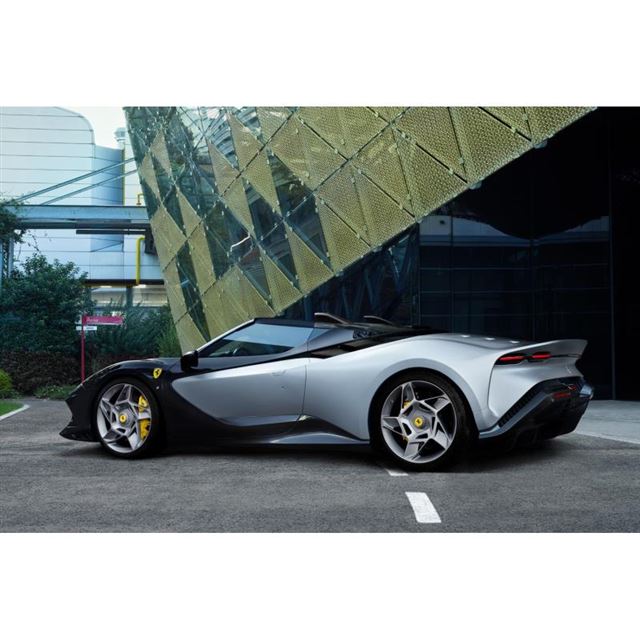 価格.com - フェラーリが新たなワンオフモデル「SP-8」を発表 大胆なボディーワークのオープントップモデル