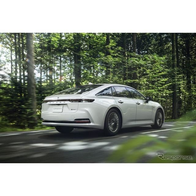 価格.com - 【トヨタ クラウンセダン 新型】FCEVが登場！ 3分の水素充填で820km