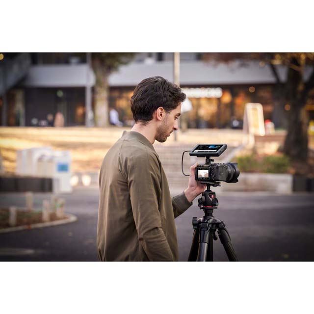 価格.com - ソニー、5G対応のポータブルデータトランスミッター「PDT-FP1」本日2月7日予約開始