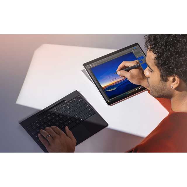 価格.com - マイクロソフト、取り外した状態でも使える2in1「Surface Pro Flex キーボード」