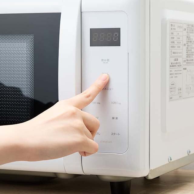 価格.com - Simplus、フラットテーブル採用の電子レンジ「SP-ER01」