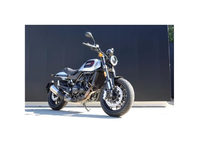 価格.com - 軽量都市型のハーレーダビッドソン、「X350」「X500」販売開始