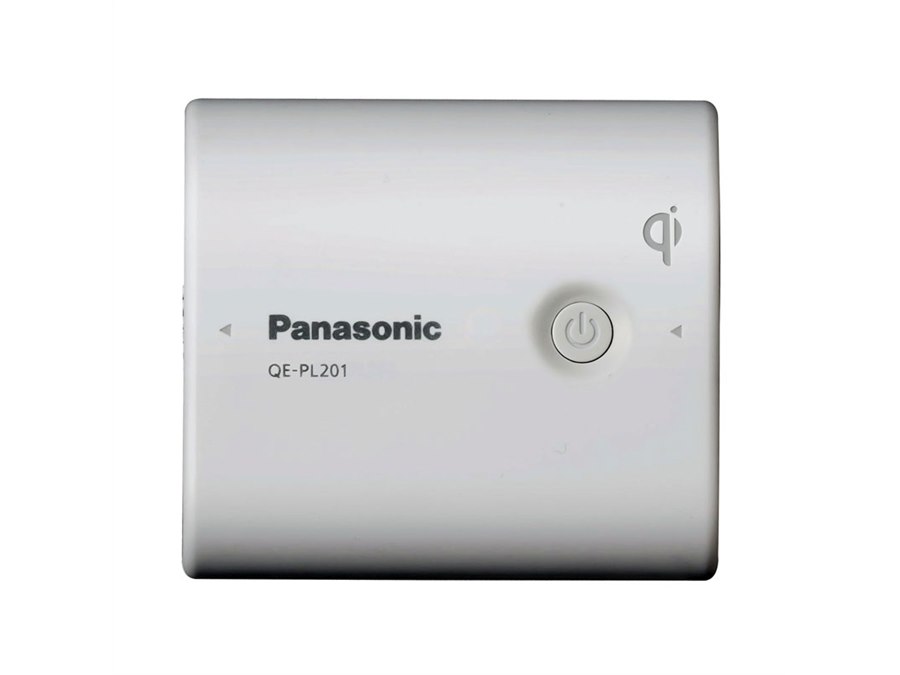 価格.com - パナソニック、Qi規格の無接点充電器「Charge Pad」