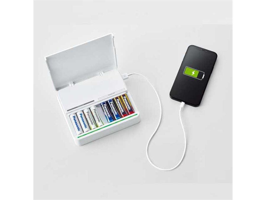 価格.com - パナソニック、モバイルバッテリーとしても使える「USB出力付き8本急速充電器」