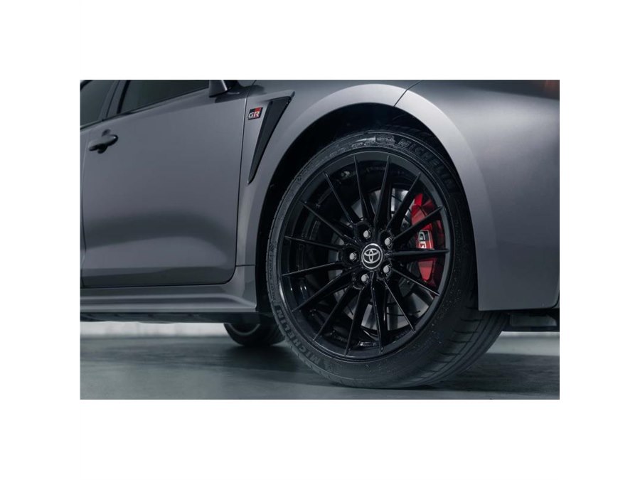 価格.com - 「GRカローラ」がデビュー 最高出力304PSの1.6リッター直3ターボエンジンを搭載