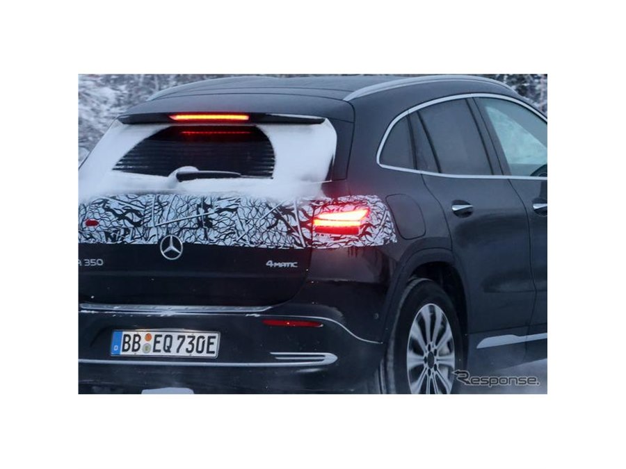 価格.com - メルセデスベンツのエントリーEV『EQA』が大幅改良？ 新LEDテールライトをチラ見せ