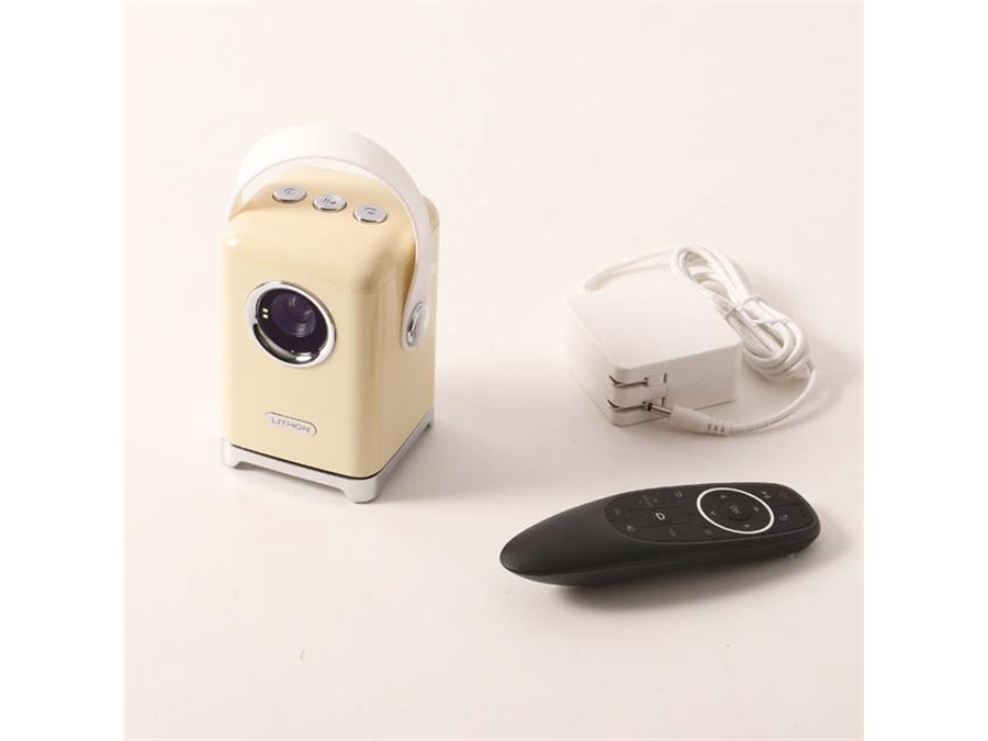 価格.com - 手のひらサイズ「ゴロジェクター」発売、バッテリー内蔵で壁や天井に投影してゴロ寝も
