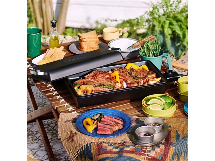 価格.com - BRUNO×CCC、アクティブスタイルの薄型ホットプレート「FLAT HOT PLATE」