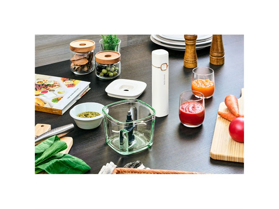 価格.com - EPEIOS、「刻む/挽く/混ぜる/おろす/泡立てる」の5役をこなす充電式フードプロセッサー