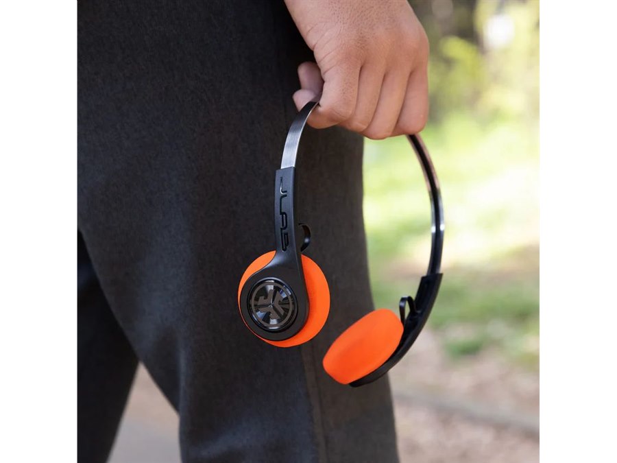 価格.com - レトロデザインのJLabワイヤレスヘッドホンに新モデル、最大20時間連続再生に対応