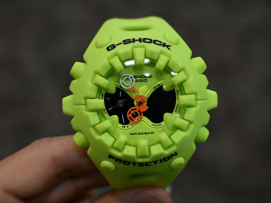 価格.com - カシオ「G-SHOCK」、タフネスを最大限に表現したインパクトあるデザイン「GA-V01」