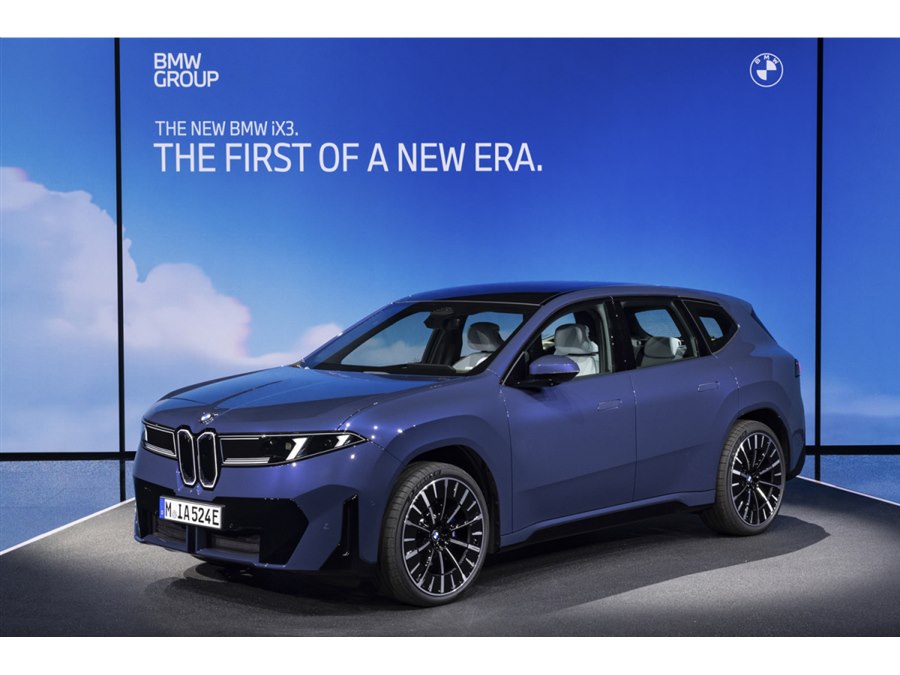 価格.com - BMWがフルモデルチェンジした電動SUV「iX3」を全世界初披露【IAAモビリティー2025】