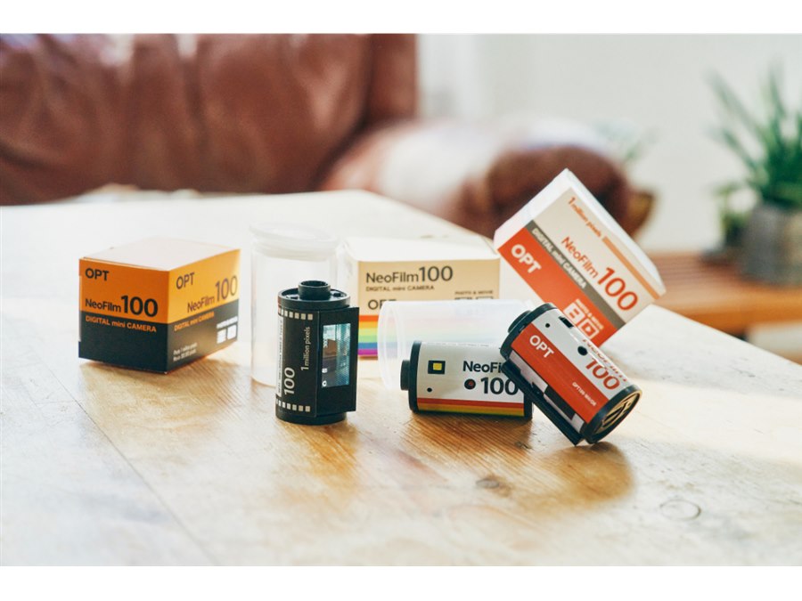 価格.com - 5,940円、クラシックなフィルム型デジタルカメラ「OPT100 Neo Film」