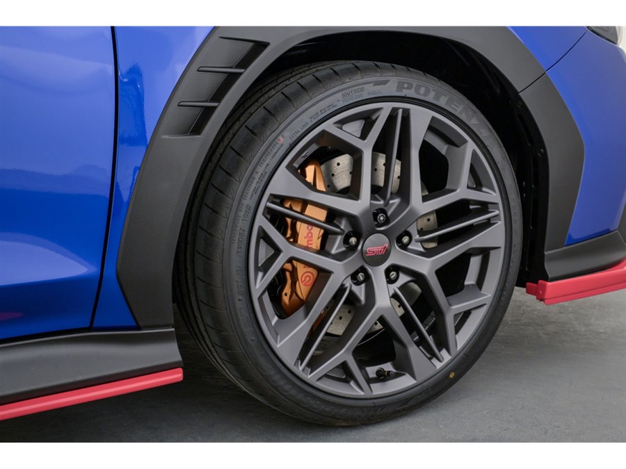 価格.com - STIが「WRX STIスポーツ#」を発表 6段MTを搭載したコンプリートカー【東京オートサロン2026】