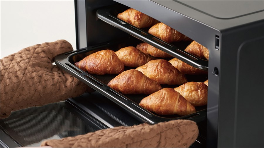 価格.com - 東芝、コンパクトで高機能な過熱水蒸気オーブンレンジ「ER-D4000B」