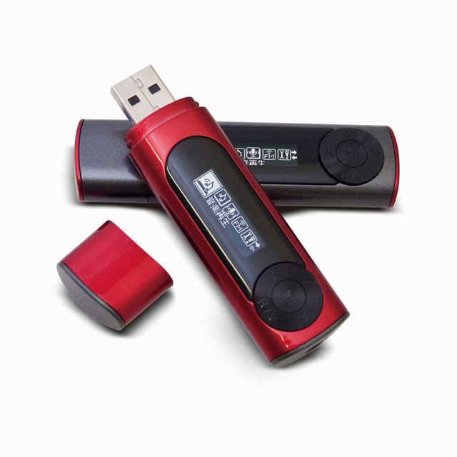 価格.com - Lyumo、8GBで2,980円のMP3プレーヤー「Lyumo M11」