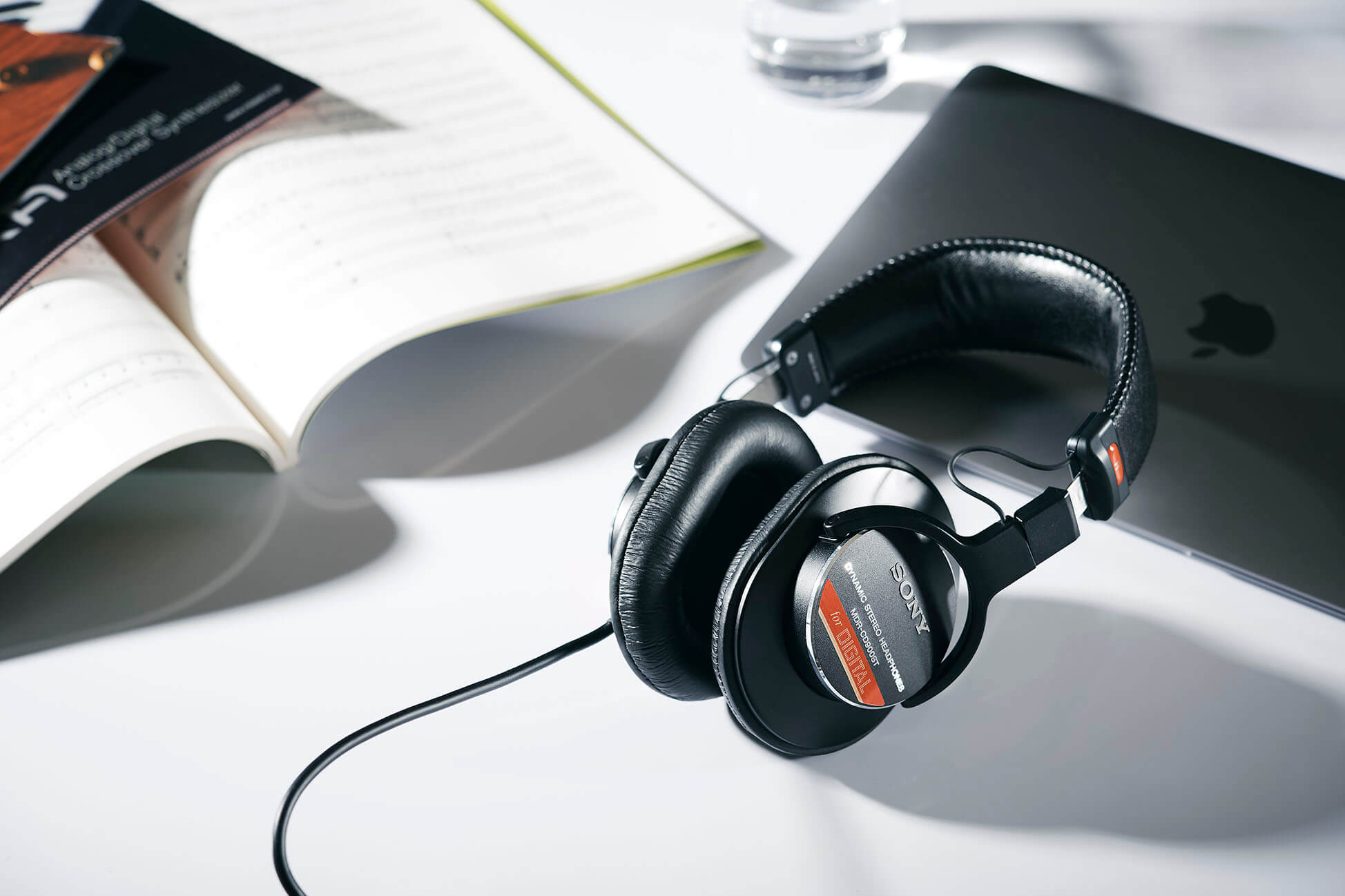 変わらないことの価値｜SONY MDR-CD900ST｜価格.com インプレッション