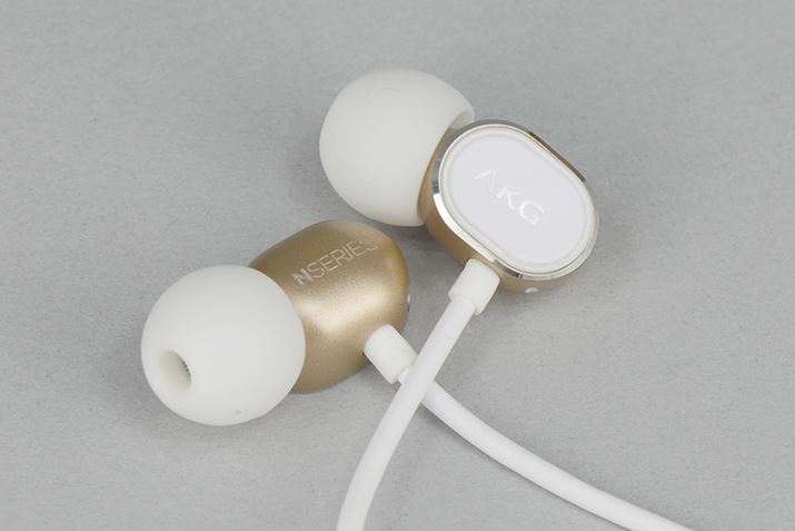 AKGの新しいカナル型イヤホン「N20」レビュー！ スマホ向けモデルも用意 - 価格.comマガジン