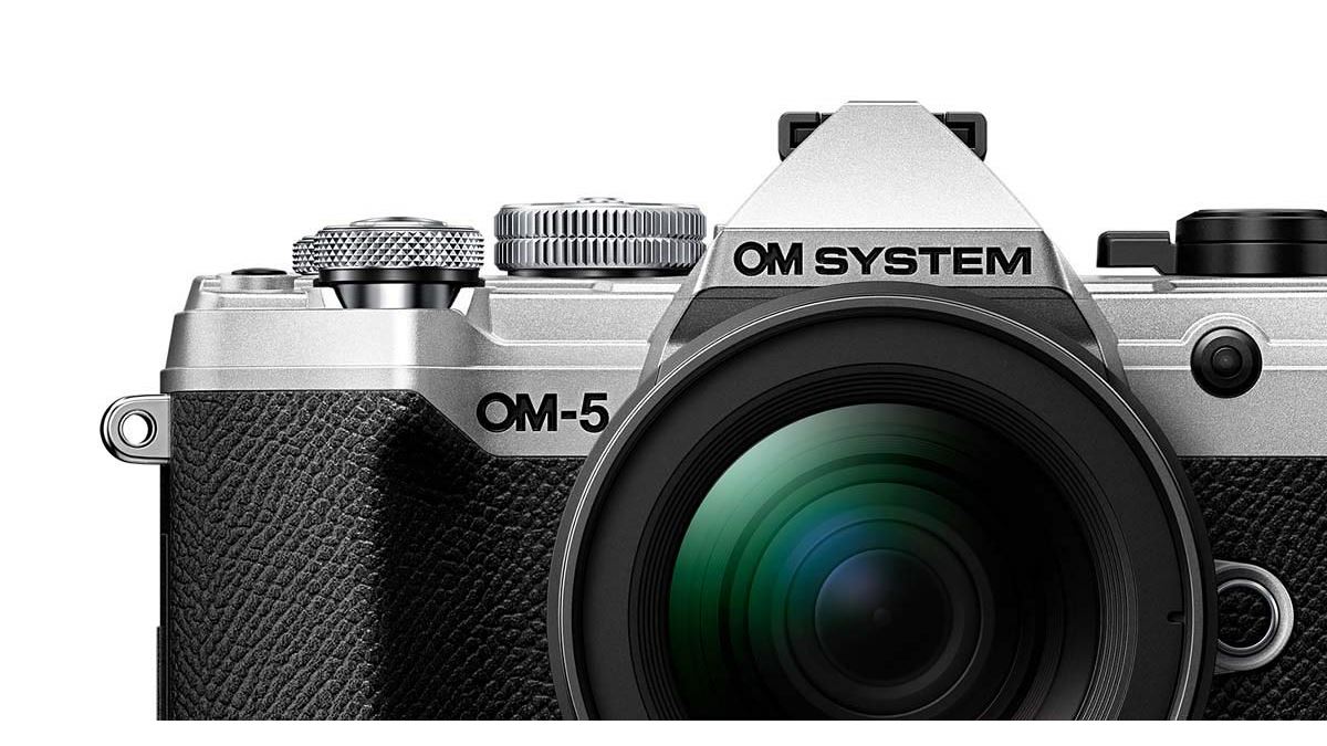 OM SYSTEM」ロゴを冠する第1弾モデル! 高機能な小型・軽量 OM SYSTEM」ロゴを冠する第1弾モデル! 高機能な小型・軽量