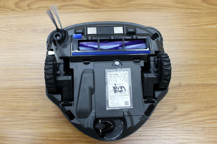 狭いところに強い! 小さなパナソニックのロボット掃除機「RULO 狭いところに強い! 小さなパナソニックのロボット掃除機「RULO