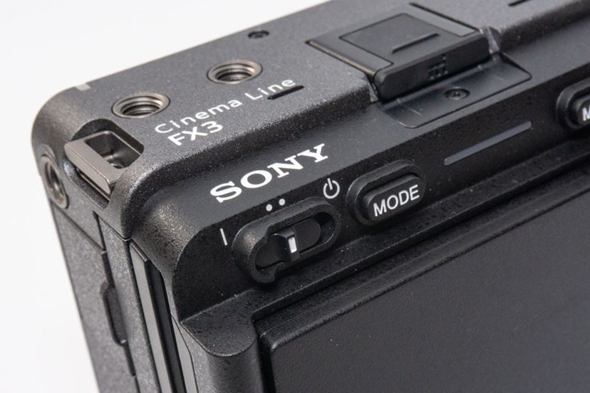 ソニーの小型シネマカメラ「FX3」レビュー&「α7S III」外観比較 ソニーの小型シネマカメラ「FX3」レビュー&「α7S III」外観比較