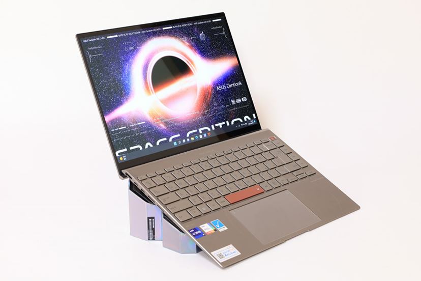 宇宙好きなあなたへ! ASUSの超高性能14型ノートPC「Zenbook 14X 宇宙好きなあなたへ! ASUSの超高性能14型ノートPC「Zenbook 14X