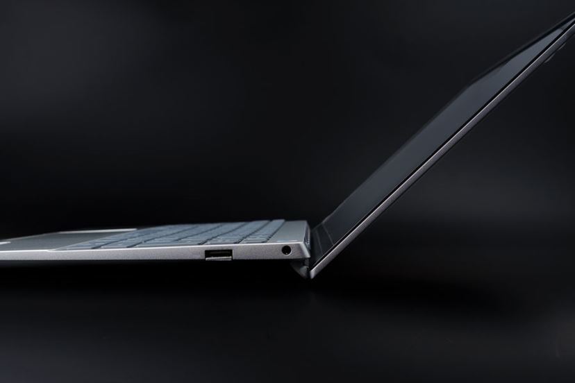 新世代CPU「Core Ultra」搭載モバイルノート「Inspiron 13」徹底 新世代CPU「Core Ultra」搭載モバイルノート「Inspiron 13」徹底