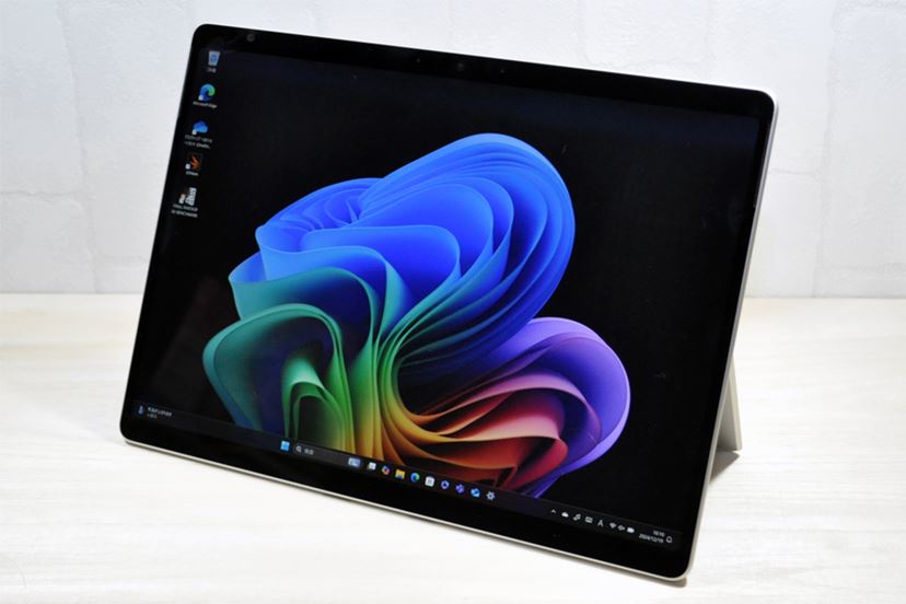 Copolot+ PC」準拠であらゆる業務に対応可能な万能機「Surface Copolot+ PC」準拠であらゆる業務に対応可能な万能機「Surface