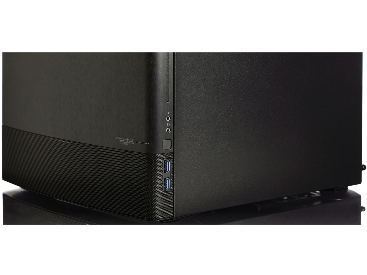 価格.com - 『本体 接続部分』 Node 804 FD-CA-NODE-804-BL-W の製品画像