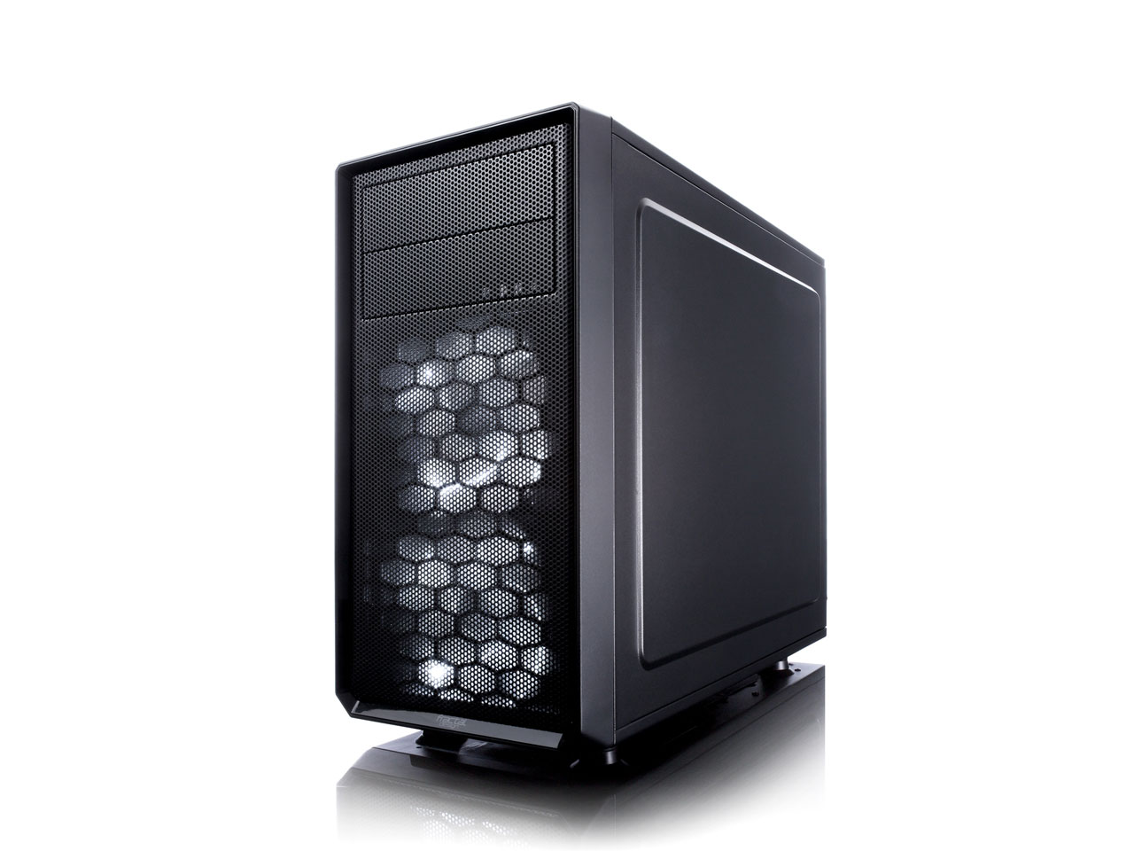 価格.com - 『本体 斜め』 Focus G Mini FD-CA-FOCUS-MINI-BK-W の製品画像